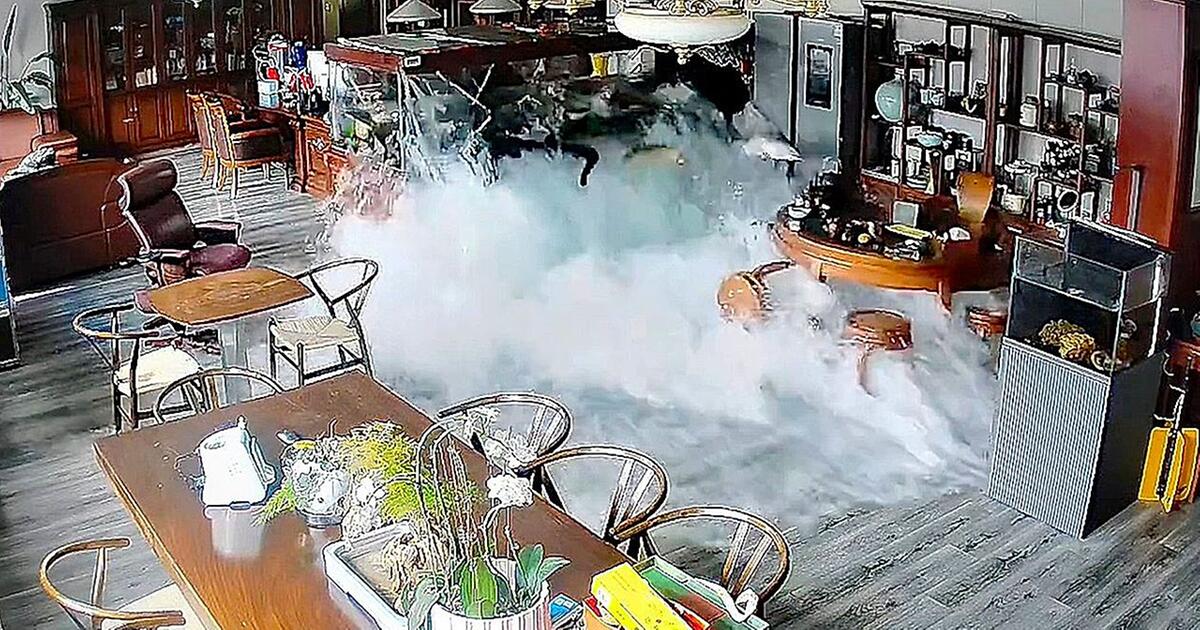 Aquarium zerspringt und flutet Büro - Video | GMX