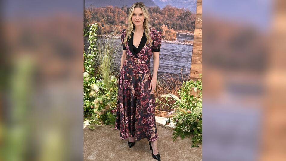 "The Madison"-Event: Michelle Pfeiffer glänzt im Rosenkleid | GMX