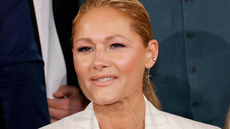 Helene Fischer landet Chart-Hit und löst Diskussionen aus - Video | GMX