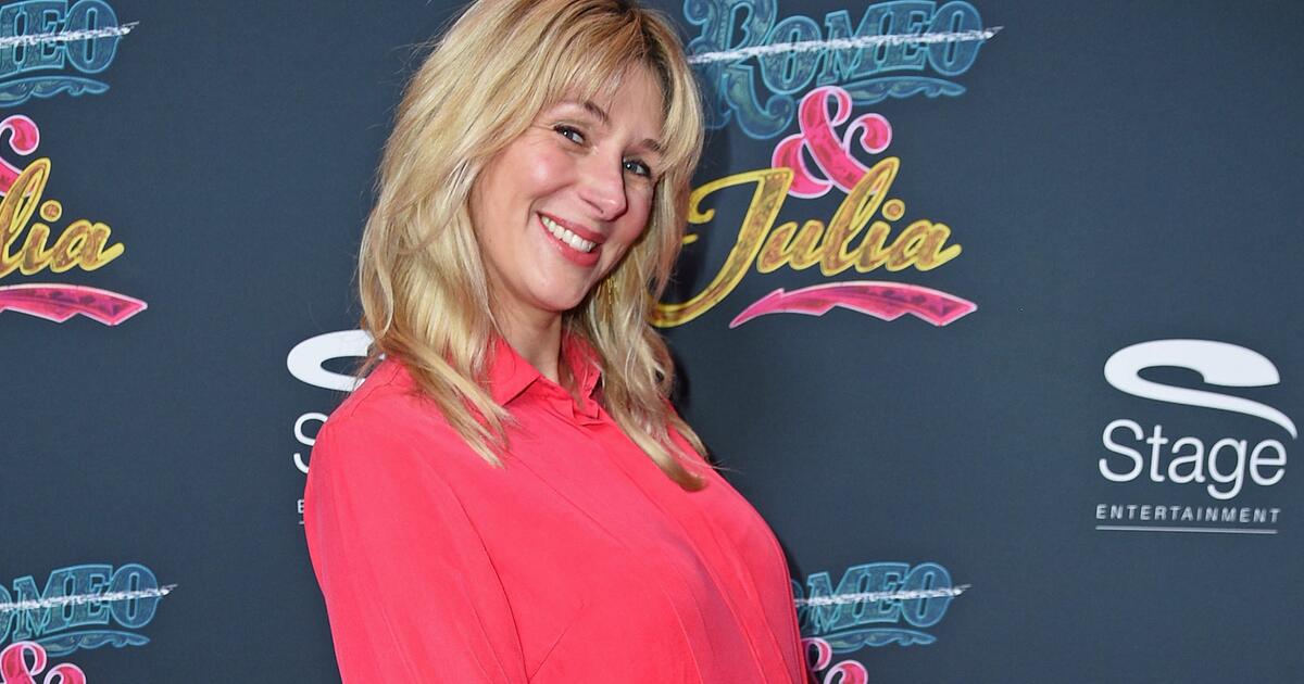 Ex-"Bergdoktor"-Star Andrea Gerhard zeigt stolz ihren Babybauch - Video ...