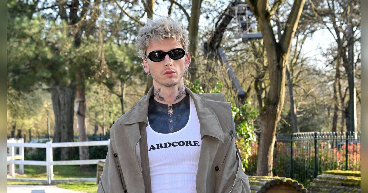 Machine Gun Kelly: Blackout-Tattoo brachte seinen Körper ans Limit | GMX
