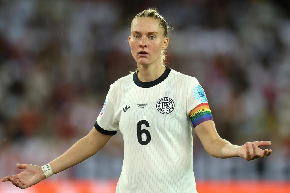 Wie die Weltfußballerin Deutschlands Titanin bezwingen konnte | GMX