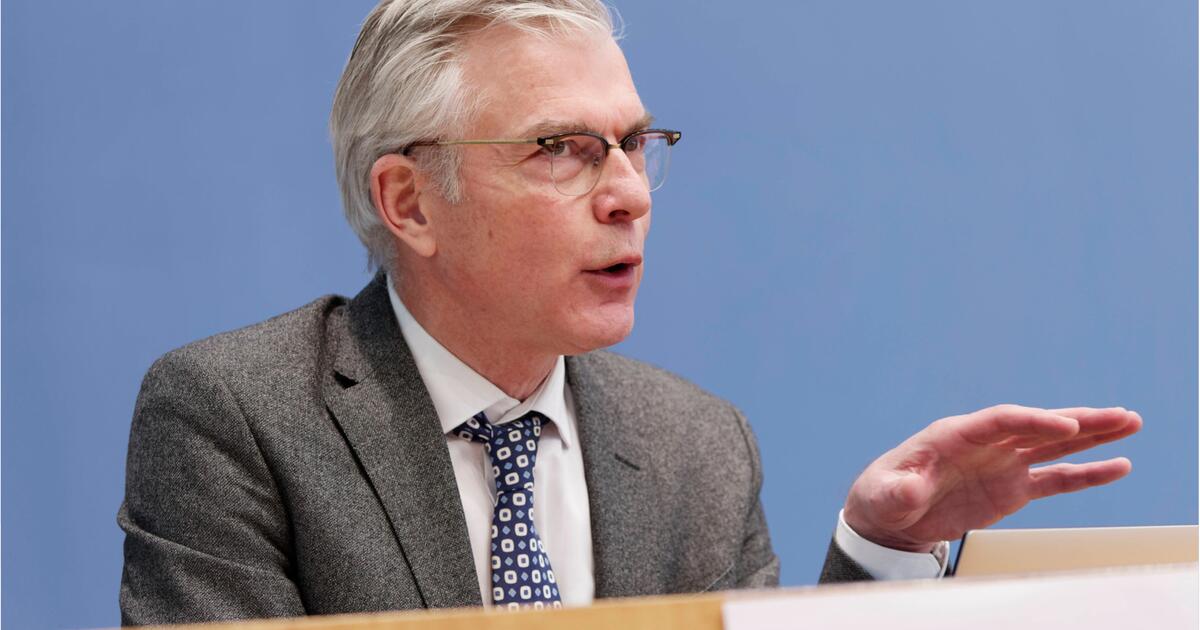 Wirtschaftsweiser Werding fordert Kürzung von Pensionen | GMX