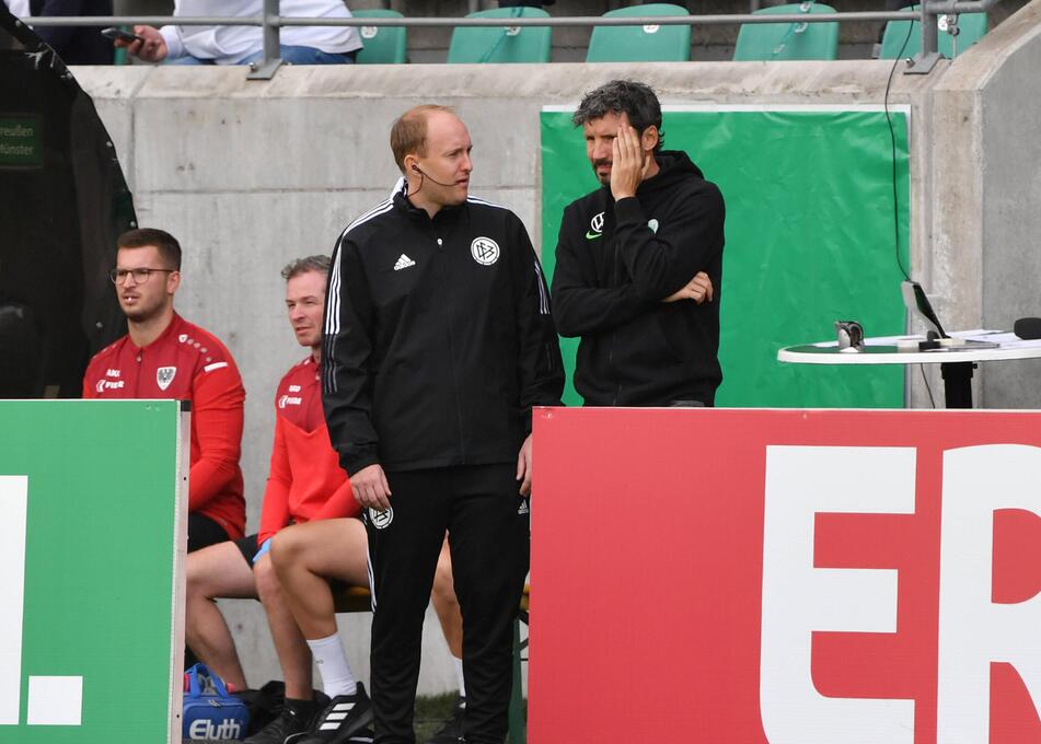 Die ersten Trainerwechsel der vergangenen Bundesliga-Spielzeiten | GMX