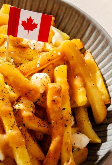 Typische Rezepte: Pommes mit Soße und Käse? So isst man bei den WM ...
