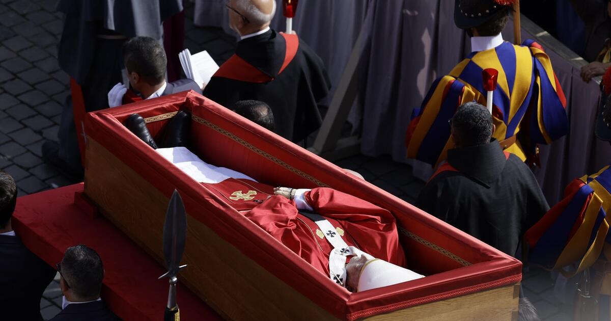 Trauerfeier am Samstag: So läuft die Papst-Beerdigung ab | GMX