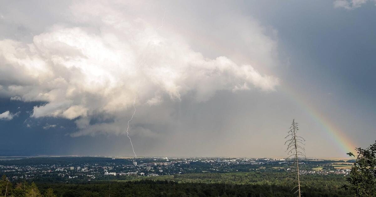 Gewitter mit Starkregen, Hagel und Sturmböen erwartet - Video | GMX