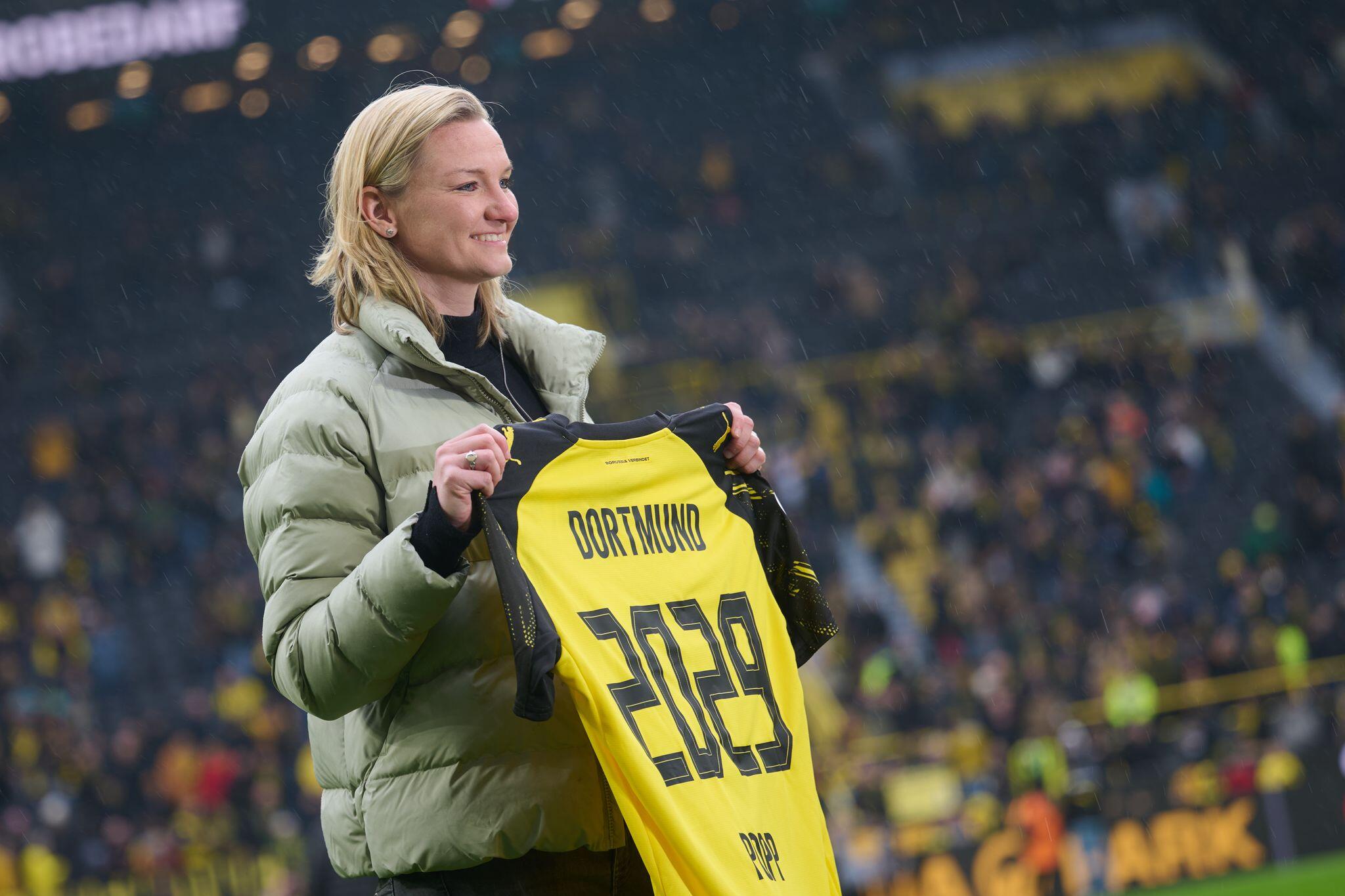 Aufstieg verpasst: Popp startet beim BVB in der Regionalliga | GMX
