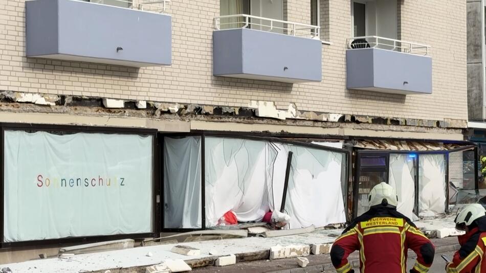 30-Meter-Dach stürzt auf Sylter Promenade | GMX