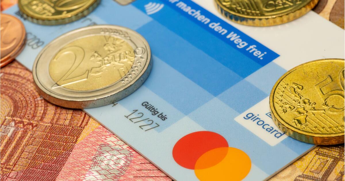 Video: Immer mehr Deutsche zahlen bargeldlos mit Girocard | GMX